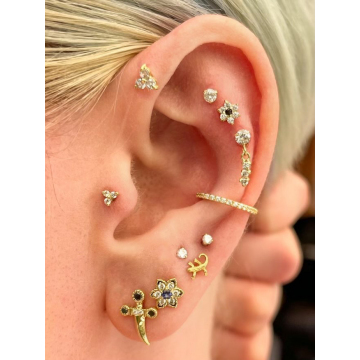 Piercing Oreille Tragus helix lobe en or 18 carats avec 4 pierres Zirconium